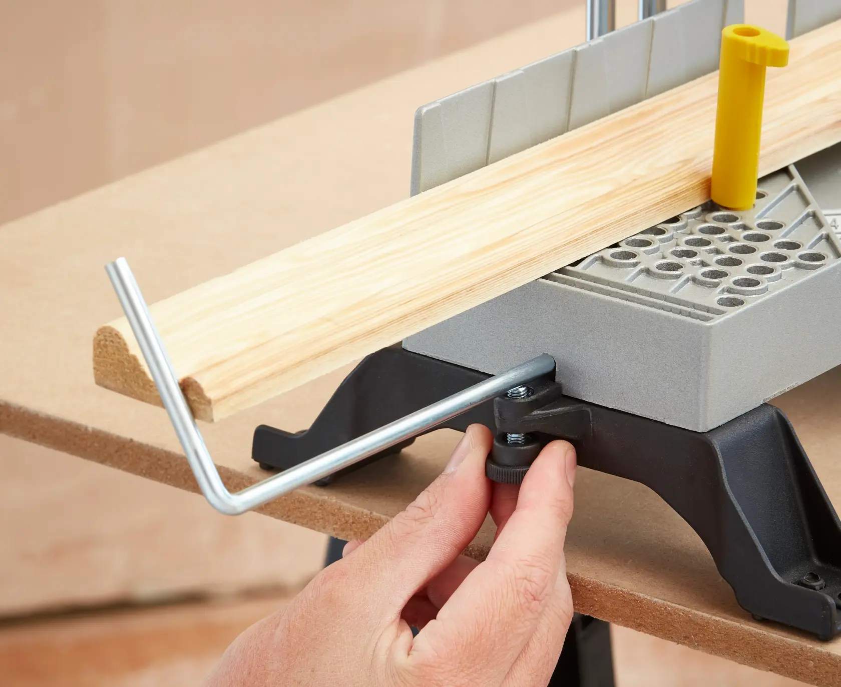 Adjustable Mechanical Mitre Box
